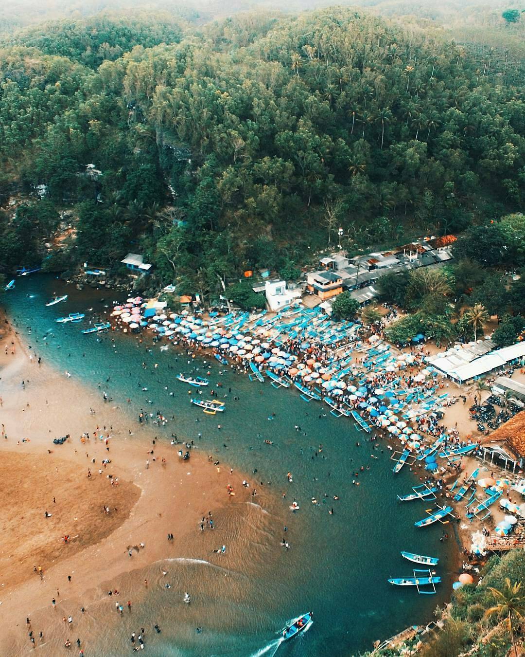 Pantai Baron dengan Keunikannya | Sarah Beekmans